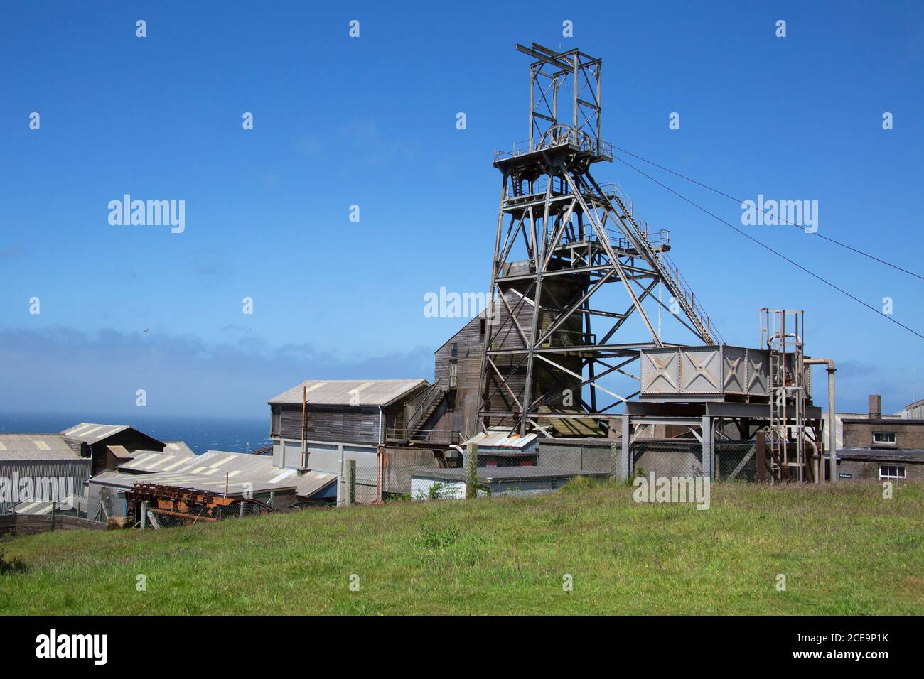 Old pit head winding gear and closed shaft, Geevor Tin Mine, Cornish ...