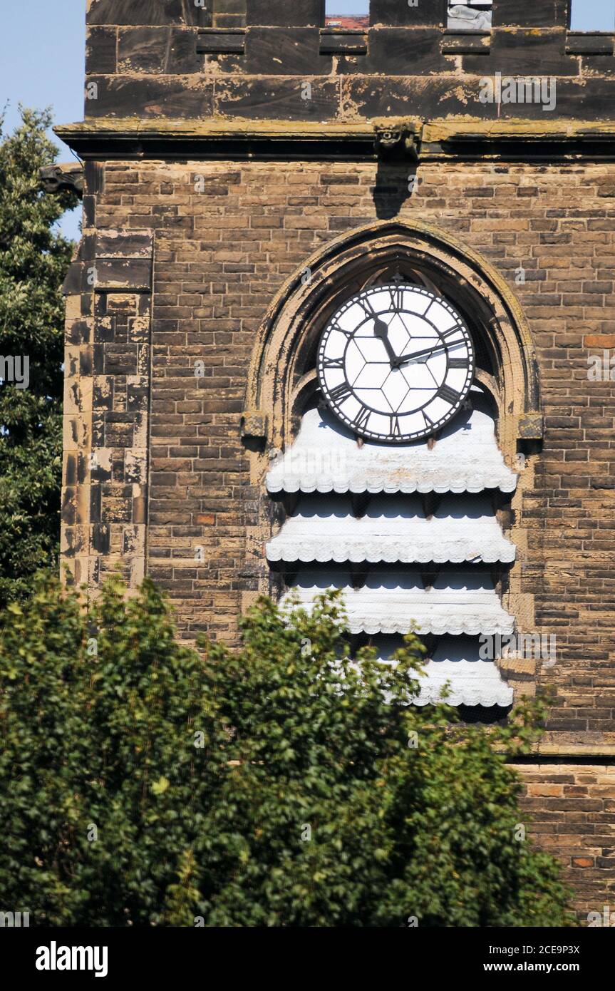 St andrews church maghull hi-res stock photography and images - Alamy