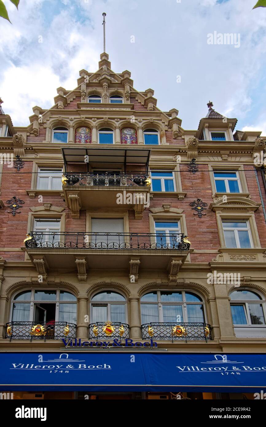 Stepped facade hi-res stock photography and images - Alamy