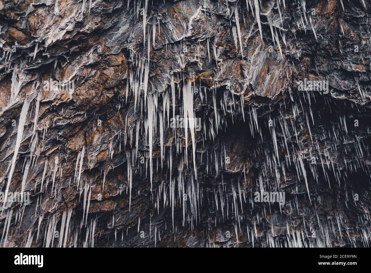 Icicle hanging from rock hi-res stock photography and images - Alamy