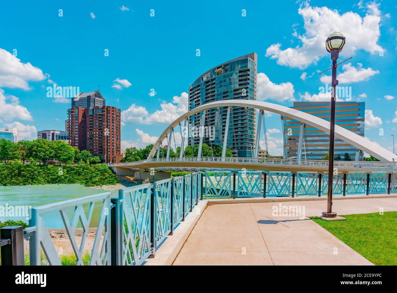 Bridge built structure hi-res stock photography and images - Alamy