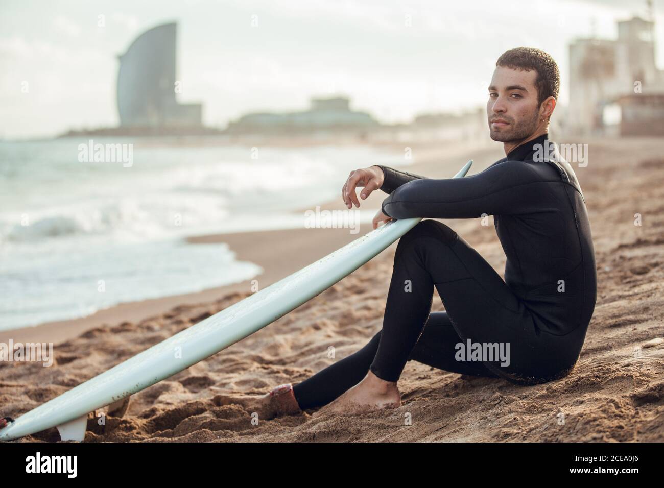Black wetsuit hi-res stock photography and images - Alamy