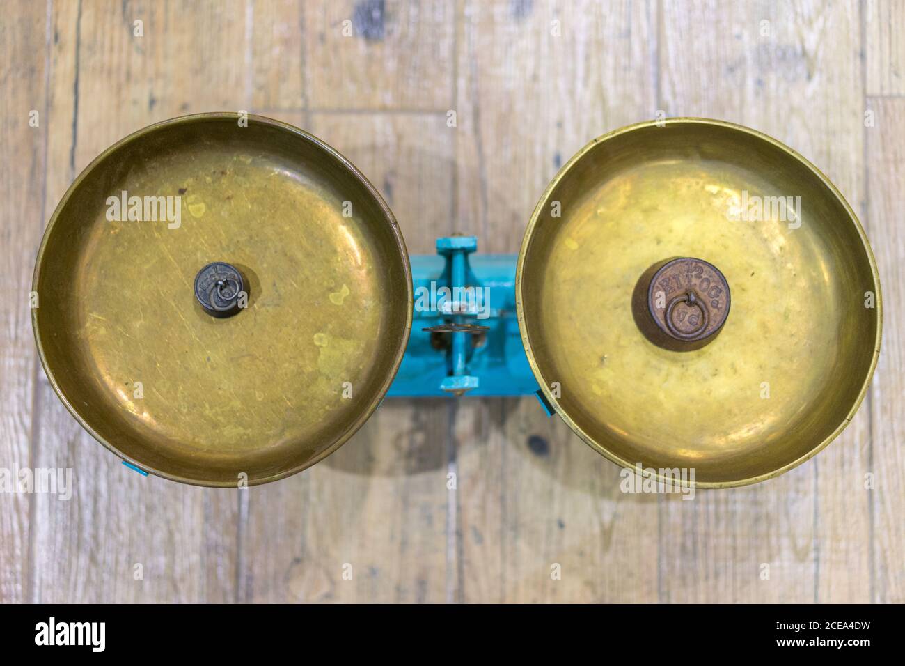 Balance with weight pieces Stock Photo - Alamy