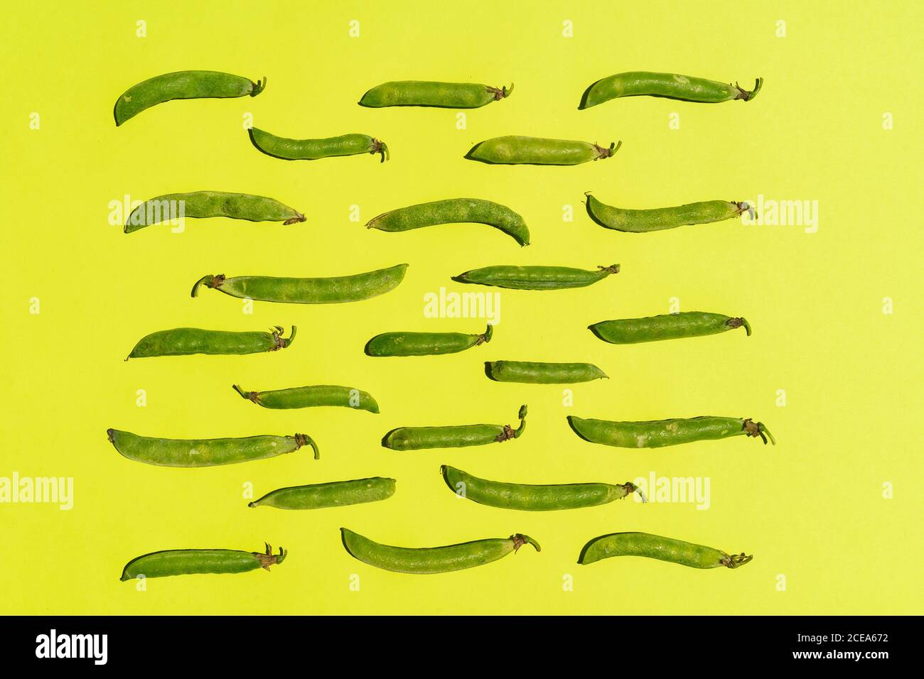 Pea pods bright hi-res stock photography and images - Alamy