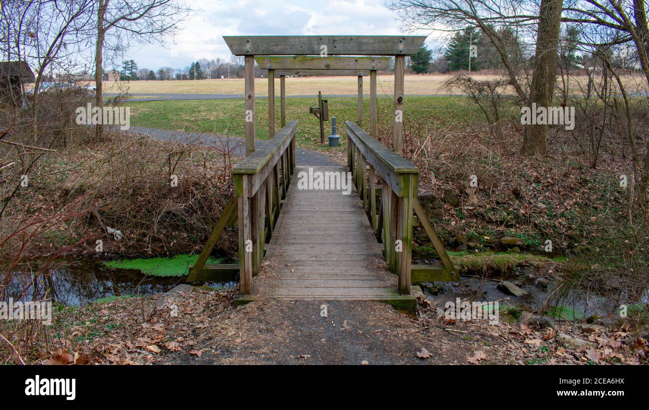 Old timber footbridge hi-res stock photography and images - Alamy