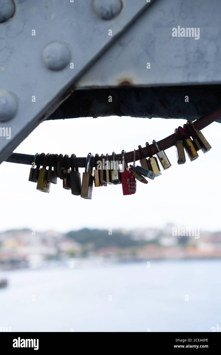 Fixed bridge hi-res stock photography and images - Alamy