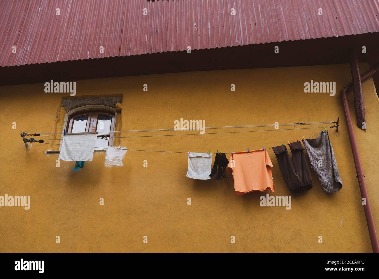 Linen building hi-res stock photography and images - Alamy