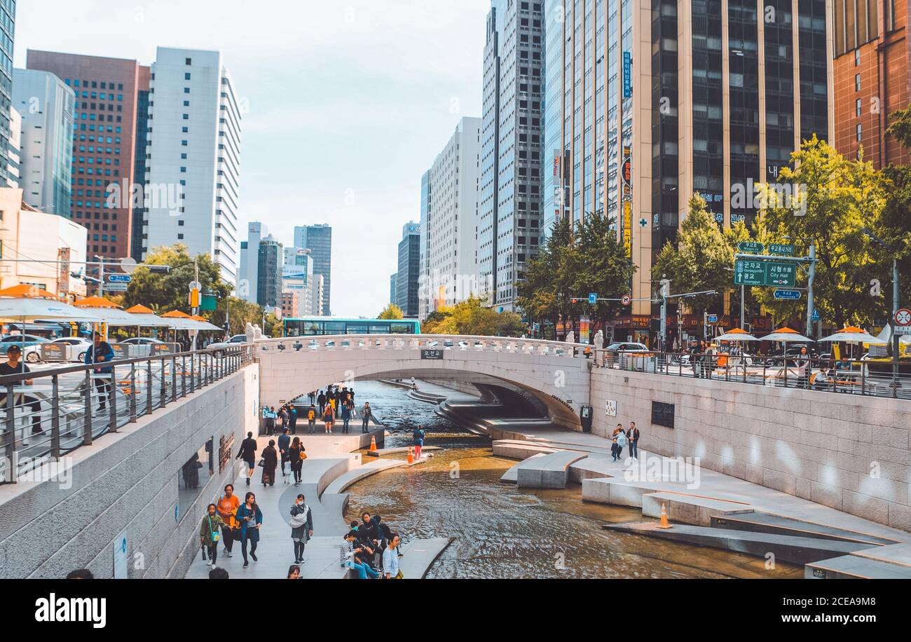 Seoul's Cheonggyecheon Stream Stock Photo - Alamy