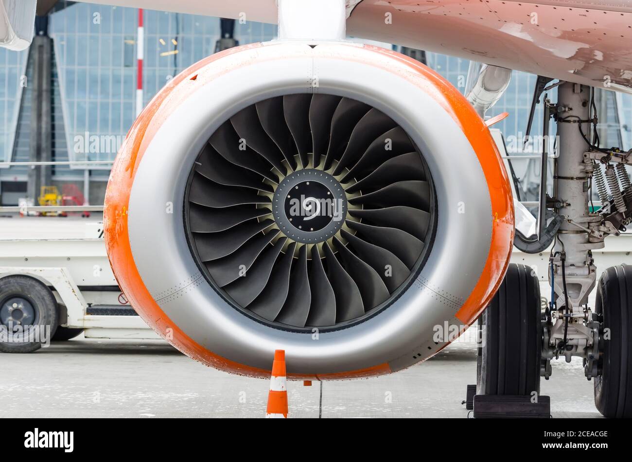Turbofan jet engine hi-res stock photography and images - Alamy