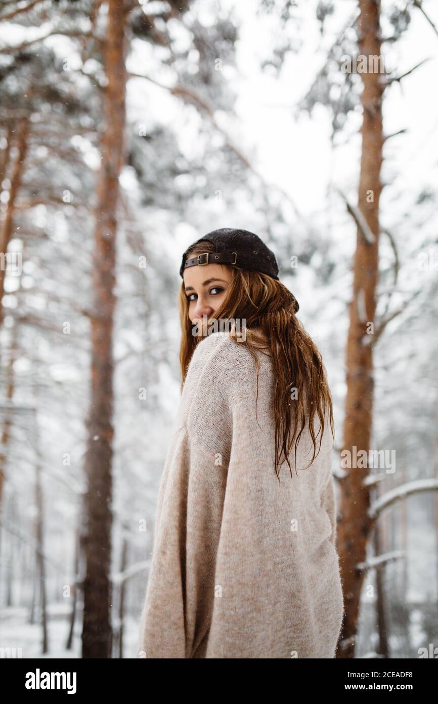 Looking back at camera hi-res stock photography and images - Alamy