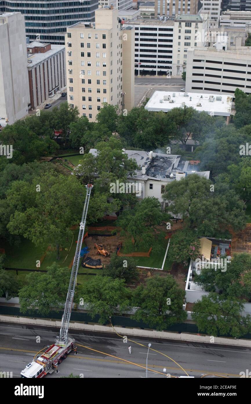 Austin, TX June 8, 2008: An early-morning four-alarm fire guts the ...