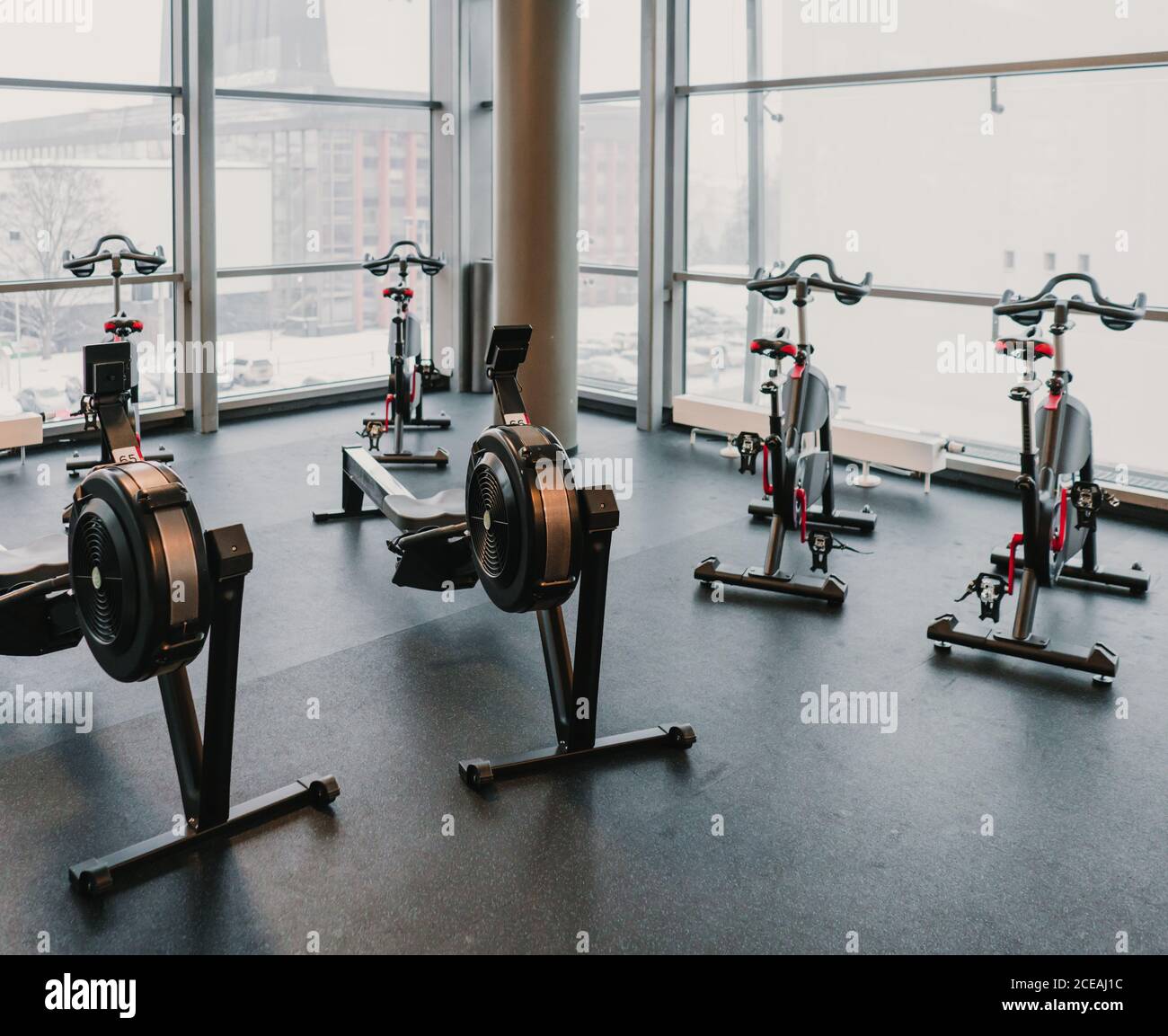 Large gym window hi-res stock photography and images - Alamy