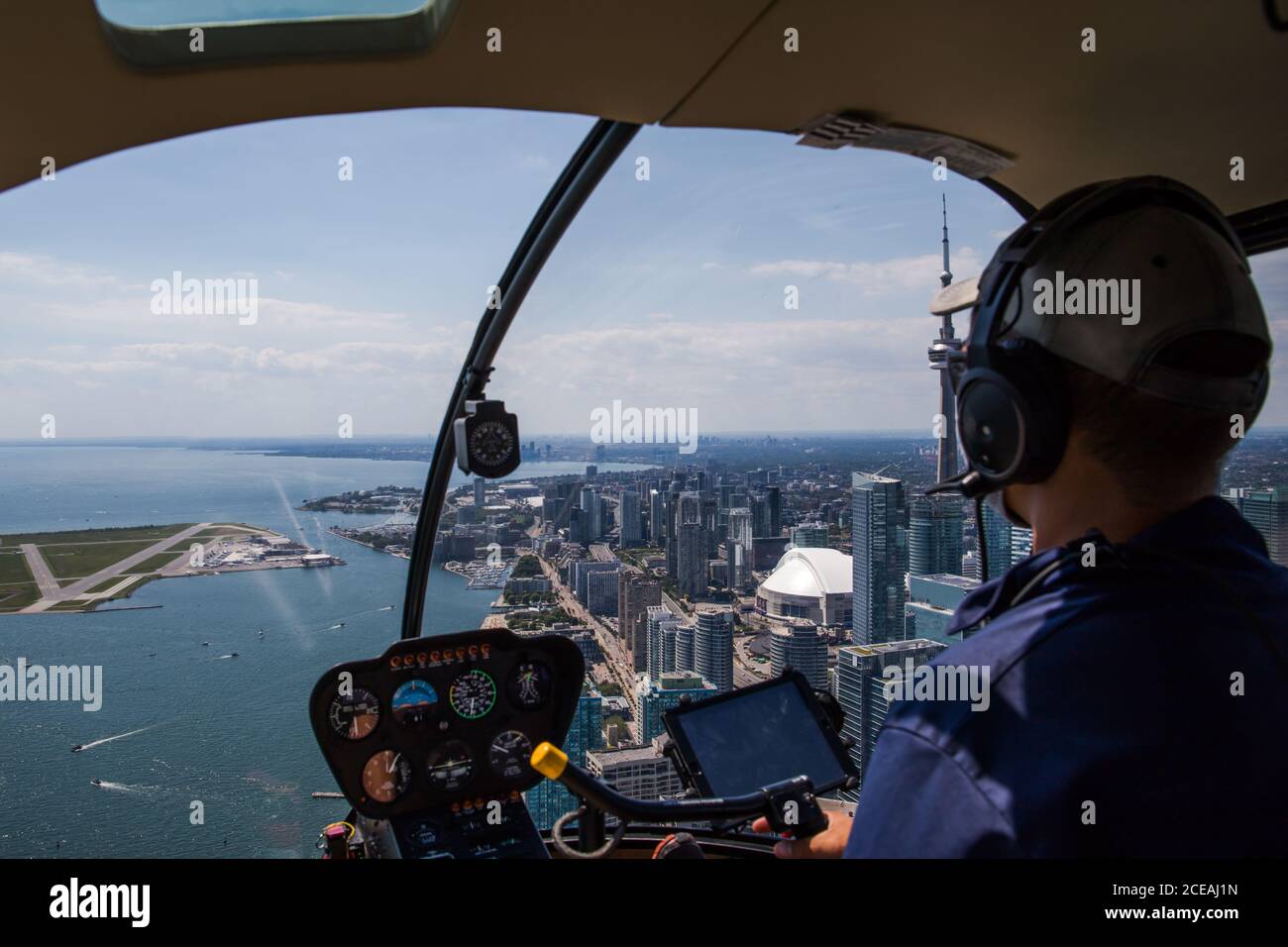 Pilot cockpit helicopter hi-res stock photography and images - Alamy