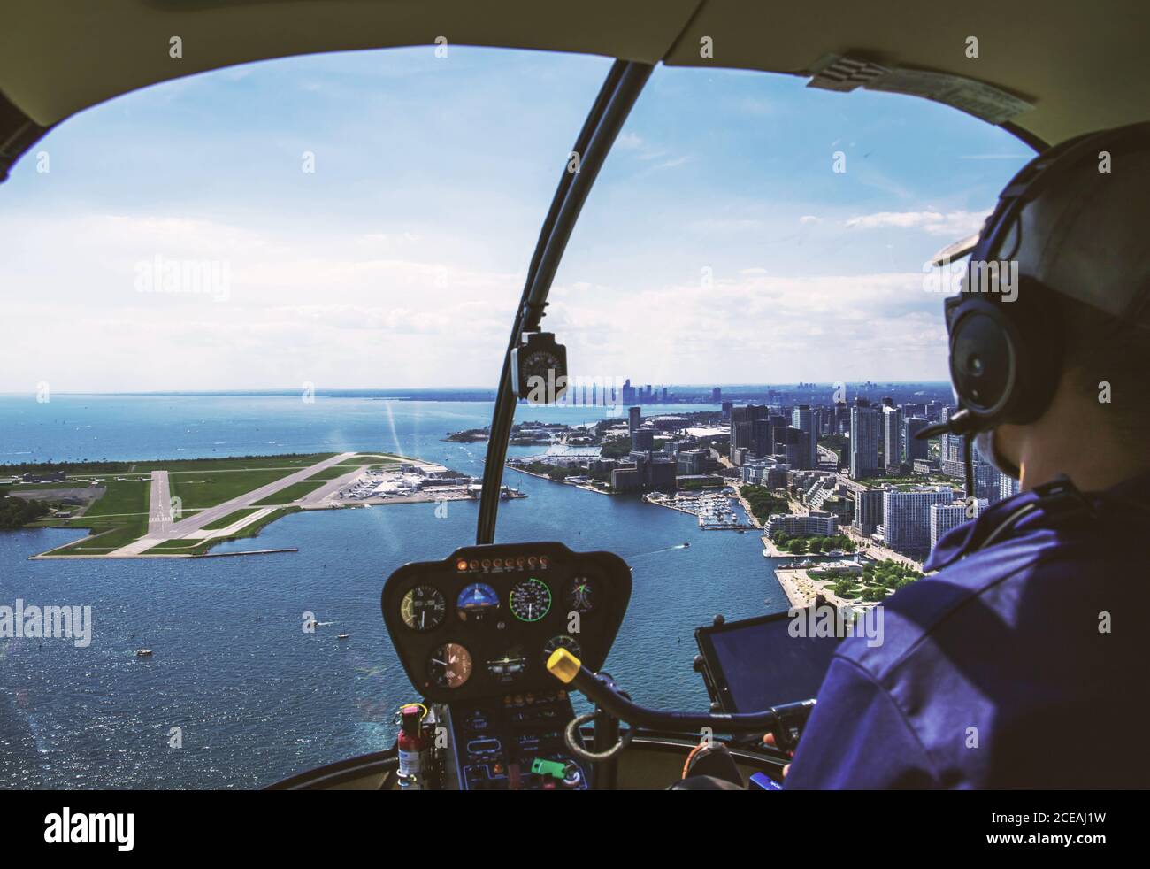 Helicopter cockpit new york hi-res stock photography and images - Alamy