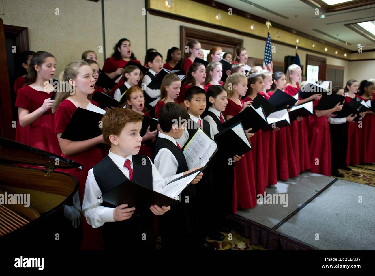 Childrens choir hi-res stock photography and images - Alamy