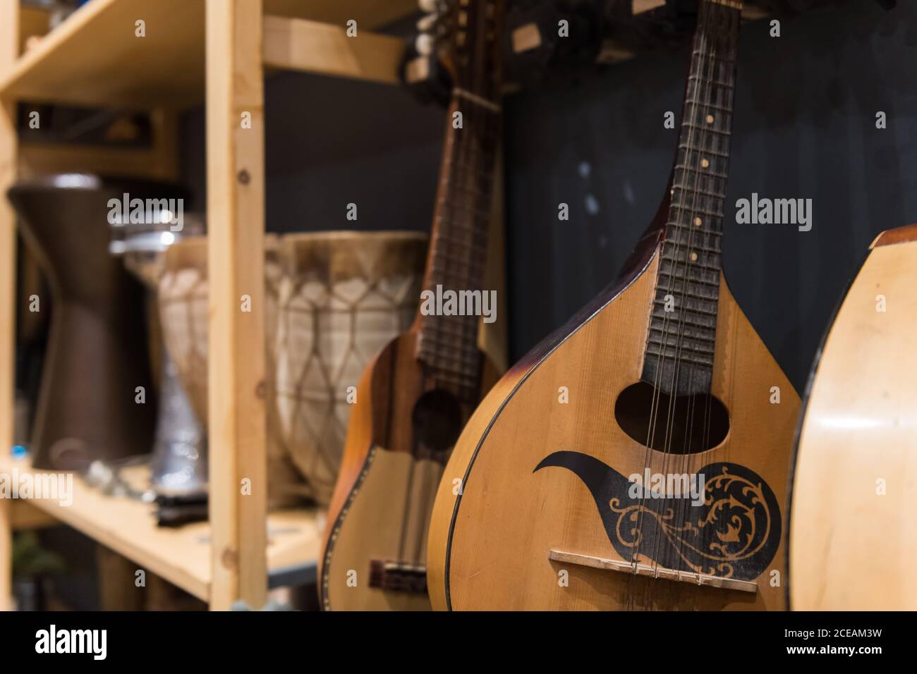 Lutes hi-res stock photography and images - Alamy