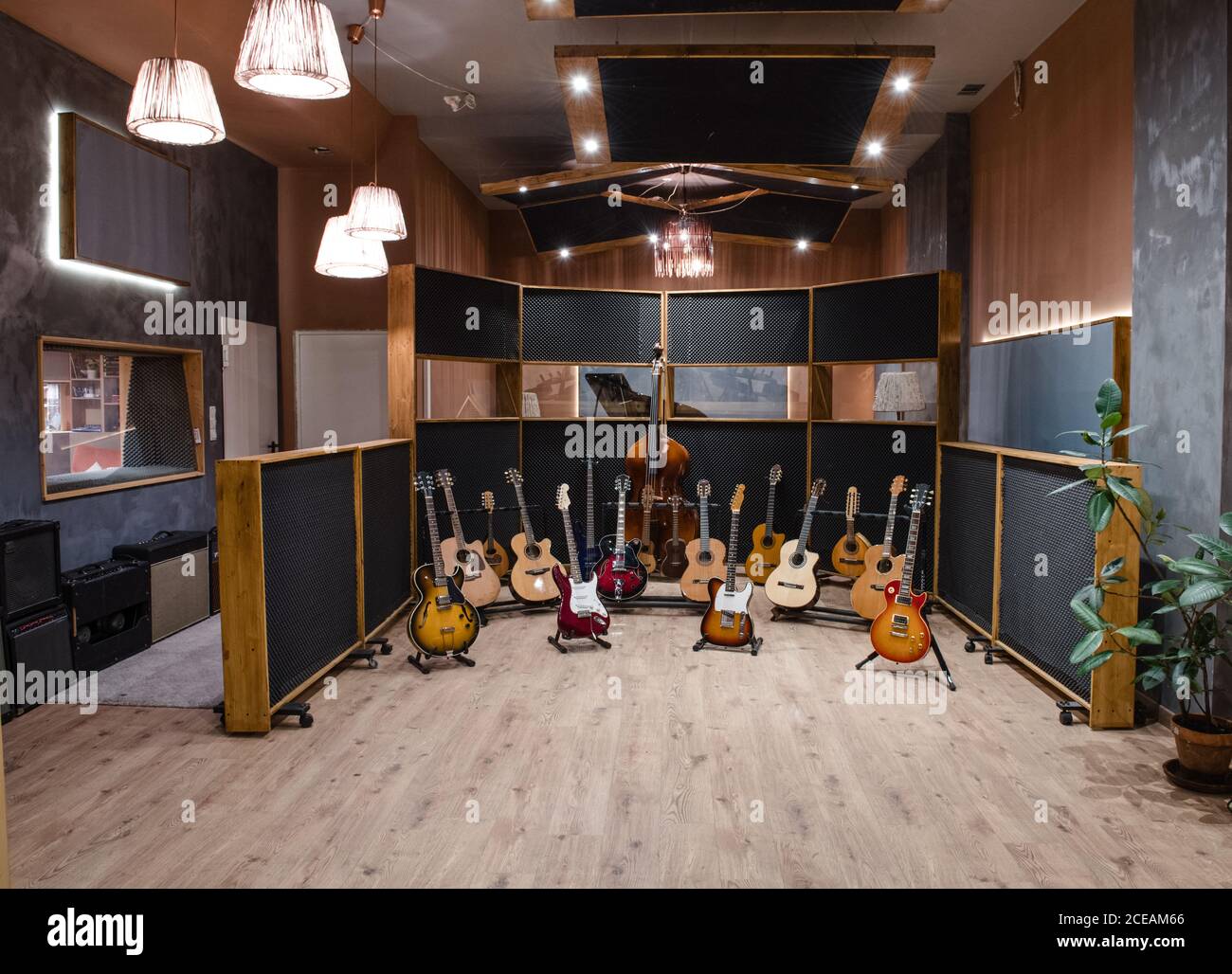 Recording studio hi-res stock photography and images - Alamy