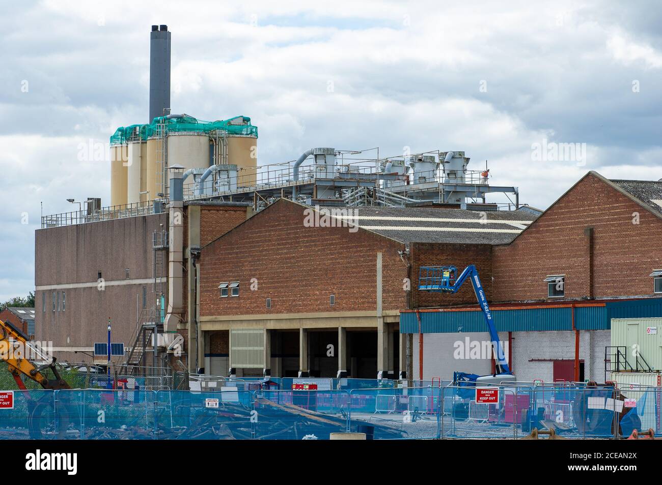 Ici dulux paint factory slough hi-res stock photography and images - Alamy