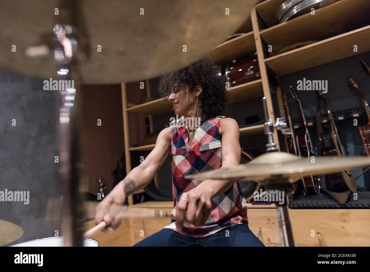 Studio drums hi-res stock photography and images - Alamy