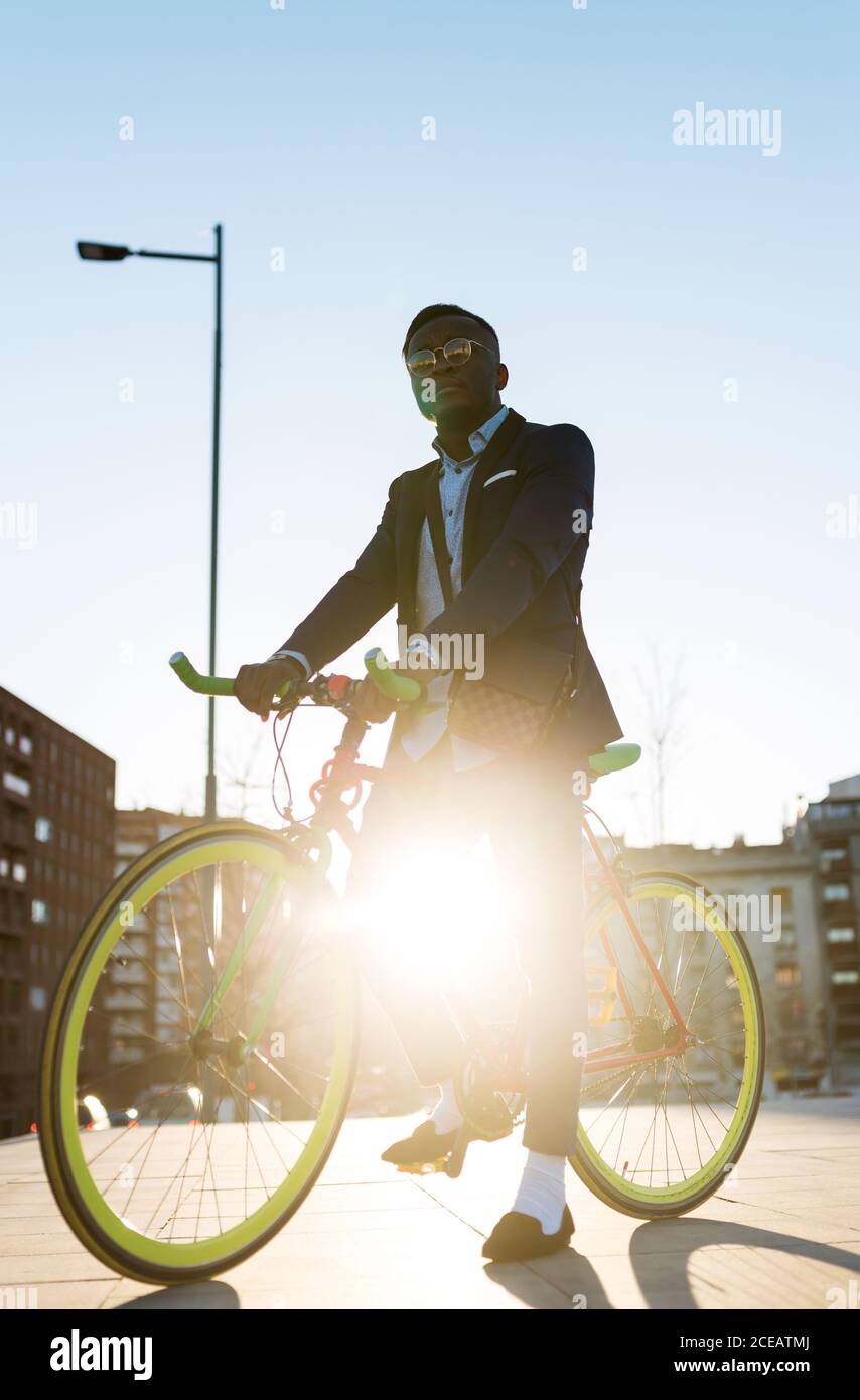 Businessman ethnic hi-res stock photography and images - Alamy