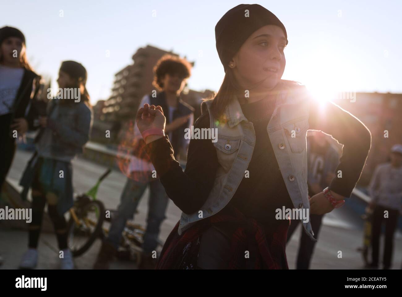 Dancing kids hi-res stock photography and images - Alamy