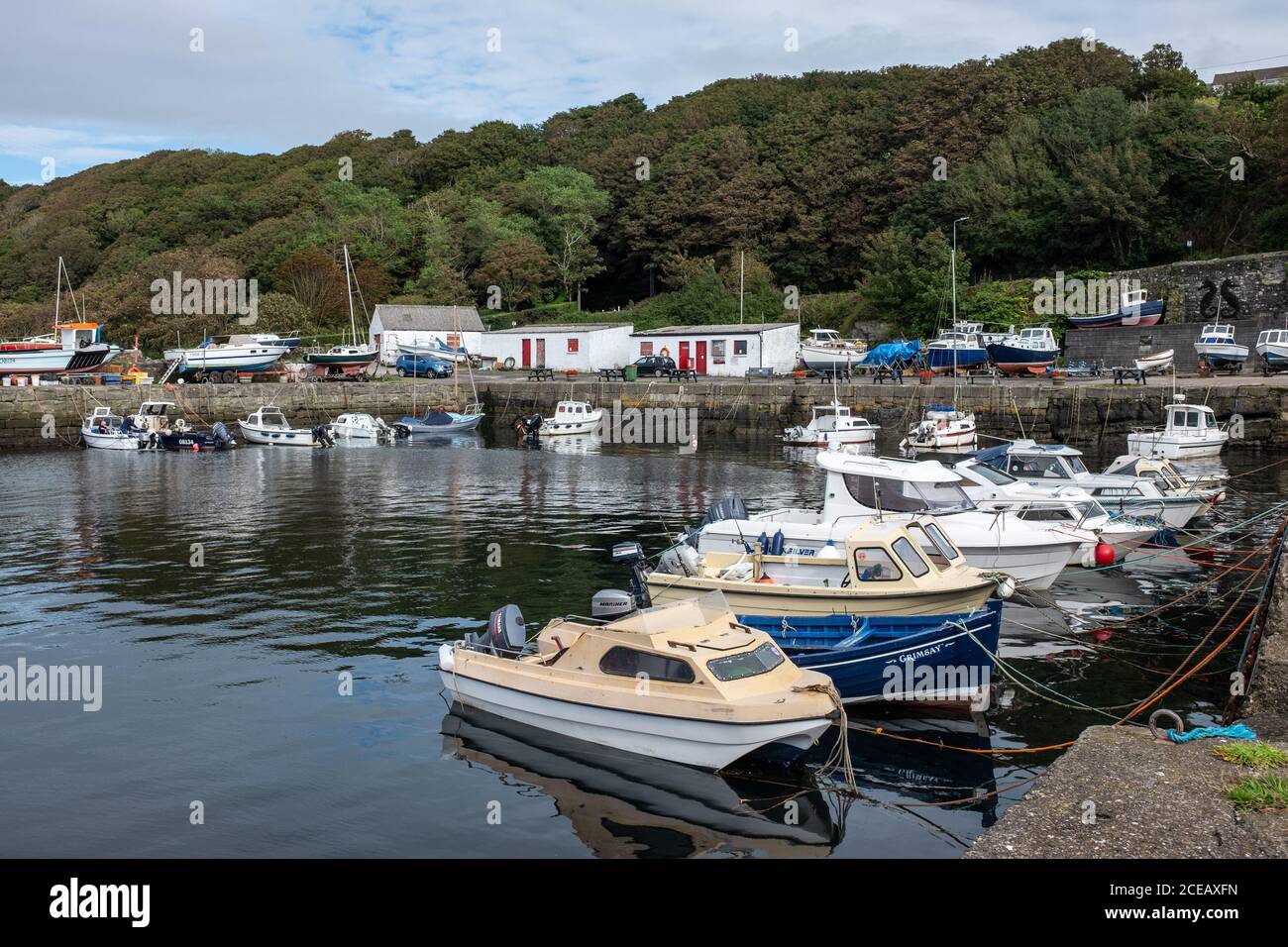 Scottish harbor hi-res stock photography and images - Alamy