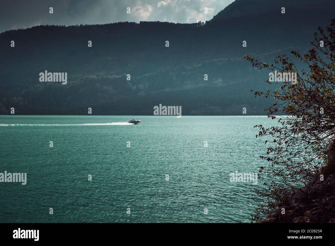 Side launch ship hi-res stock photography and images - Alamy