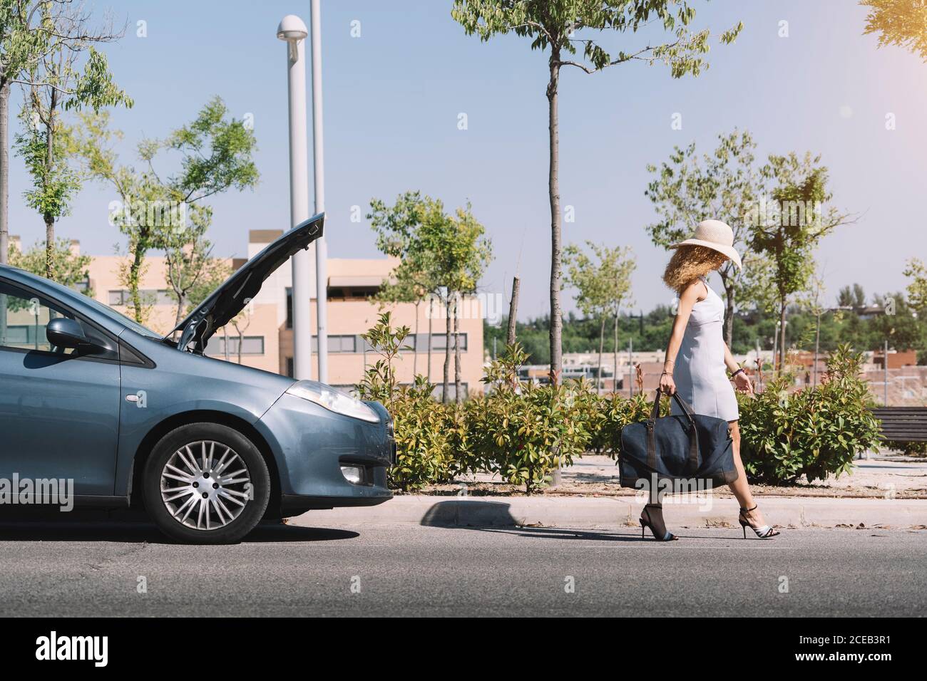 Car luggage leaving hi-res stock photography and images - Alamy