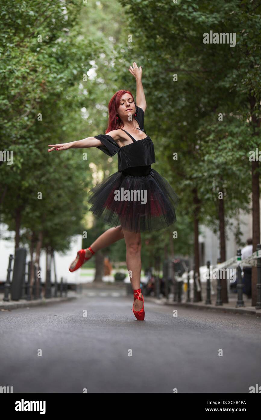 Dancing tips hi-res stock photography and images - Alamy