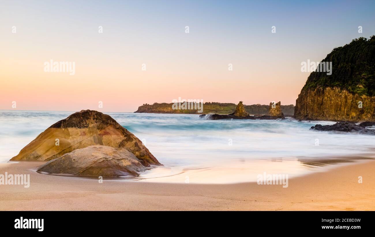 Sunset View of Cathedral Rocks in Kiama Downs Stock Photo - Alamy