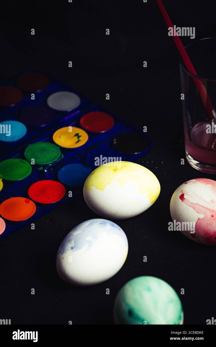 Set of poorly colored eggs Stock Photo - Alamy