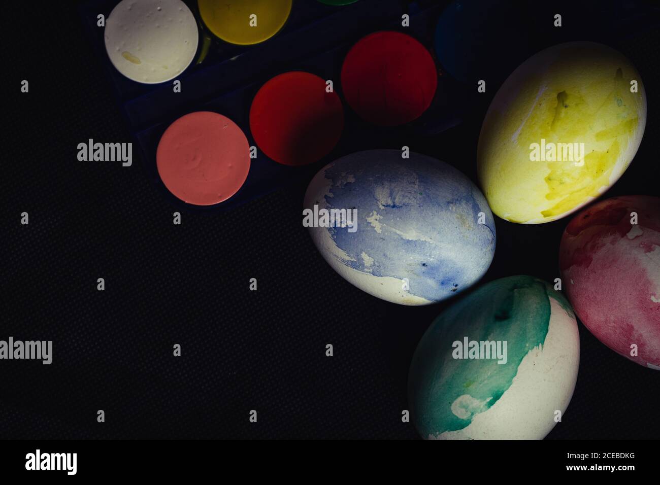 Set of poorly colored eggs Stock Photo - Alamy