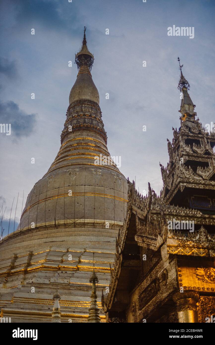 Asian palace hi-res stock photography and images - Alamy