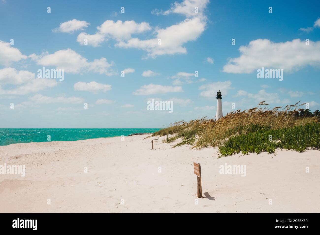 Lighthouse at beach hi-res stock photography and images - Alamy
