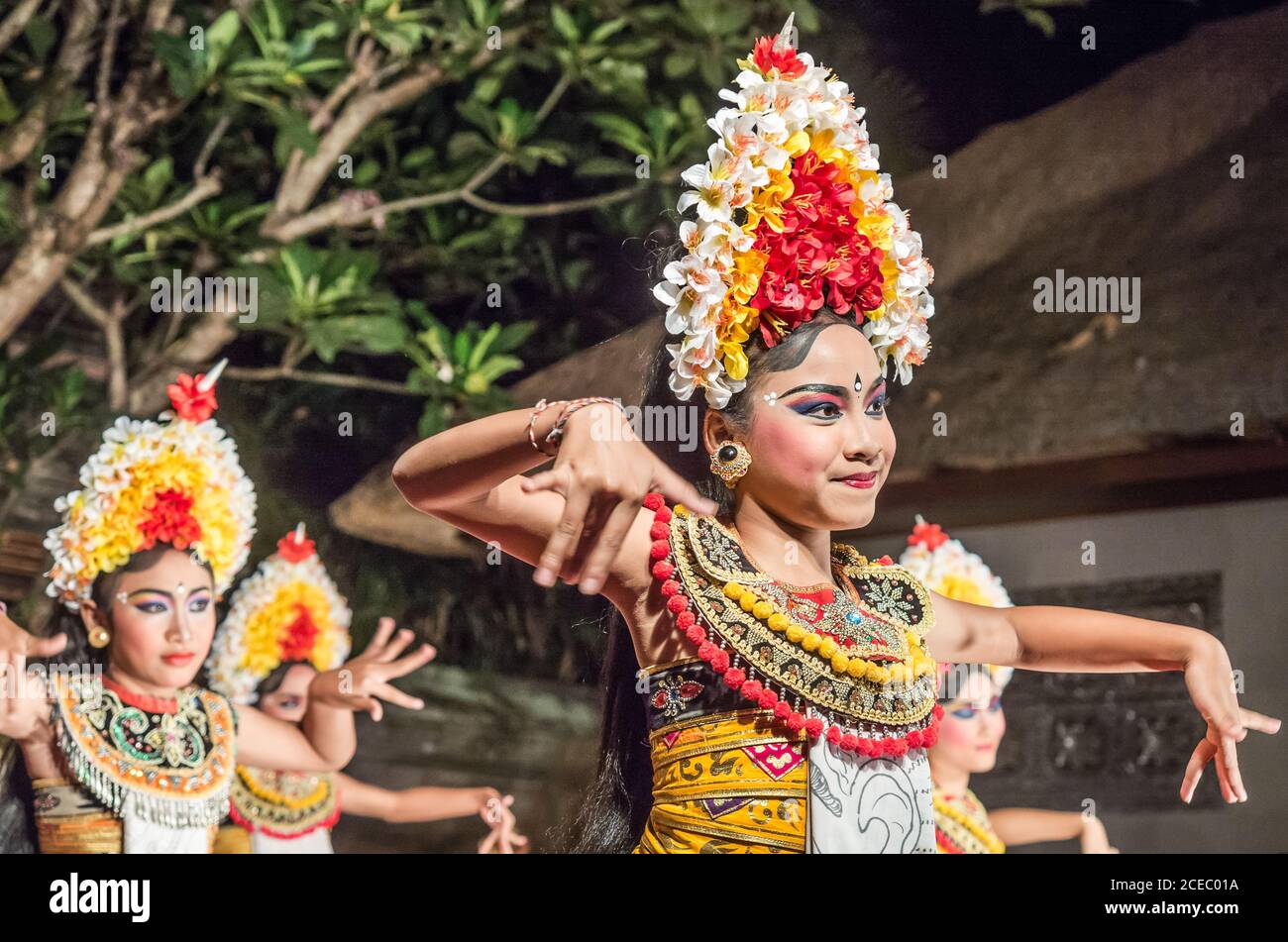 Lovely girls hi-res stock photography and images - Alamy