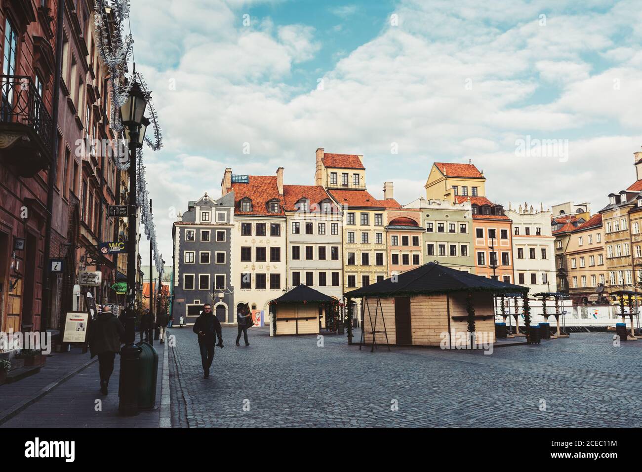 WARSAW, POLAND - NOVEMBER 27, 2017: Christmas market in Warsaw Old Town ...