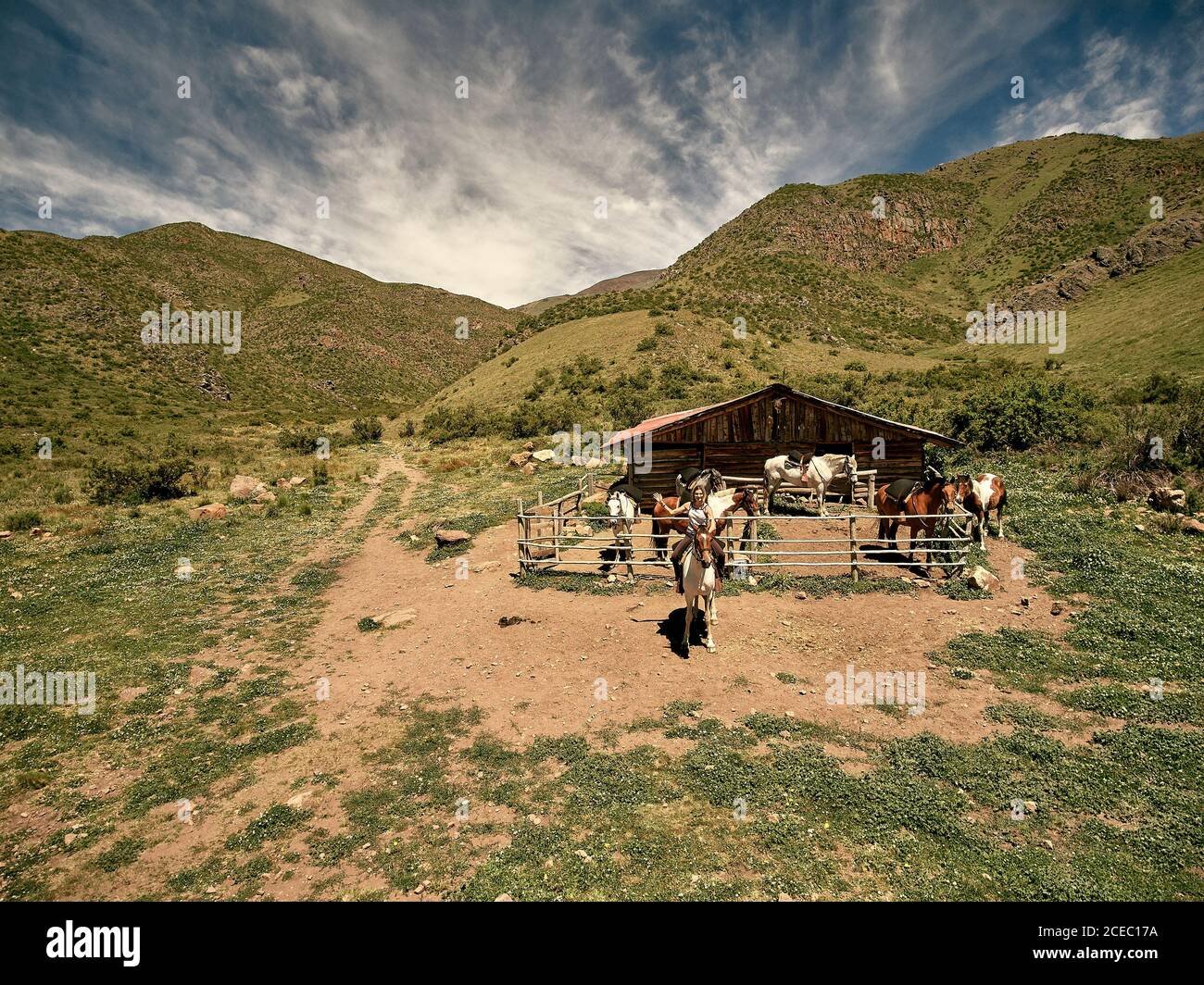 Small ranch house hi-res stock photography and images - Alamy