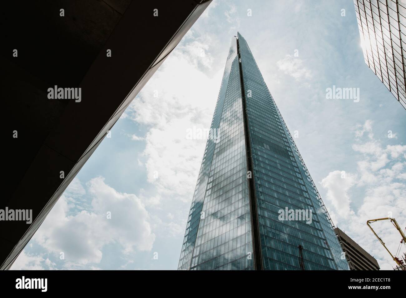 Building on cloudy day hi-res stock photography and images - Alamy