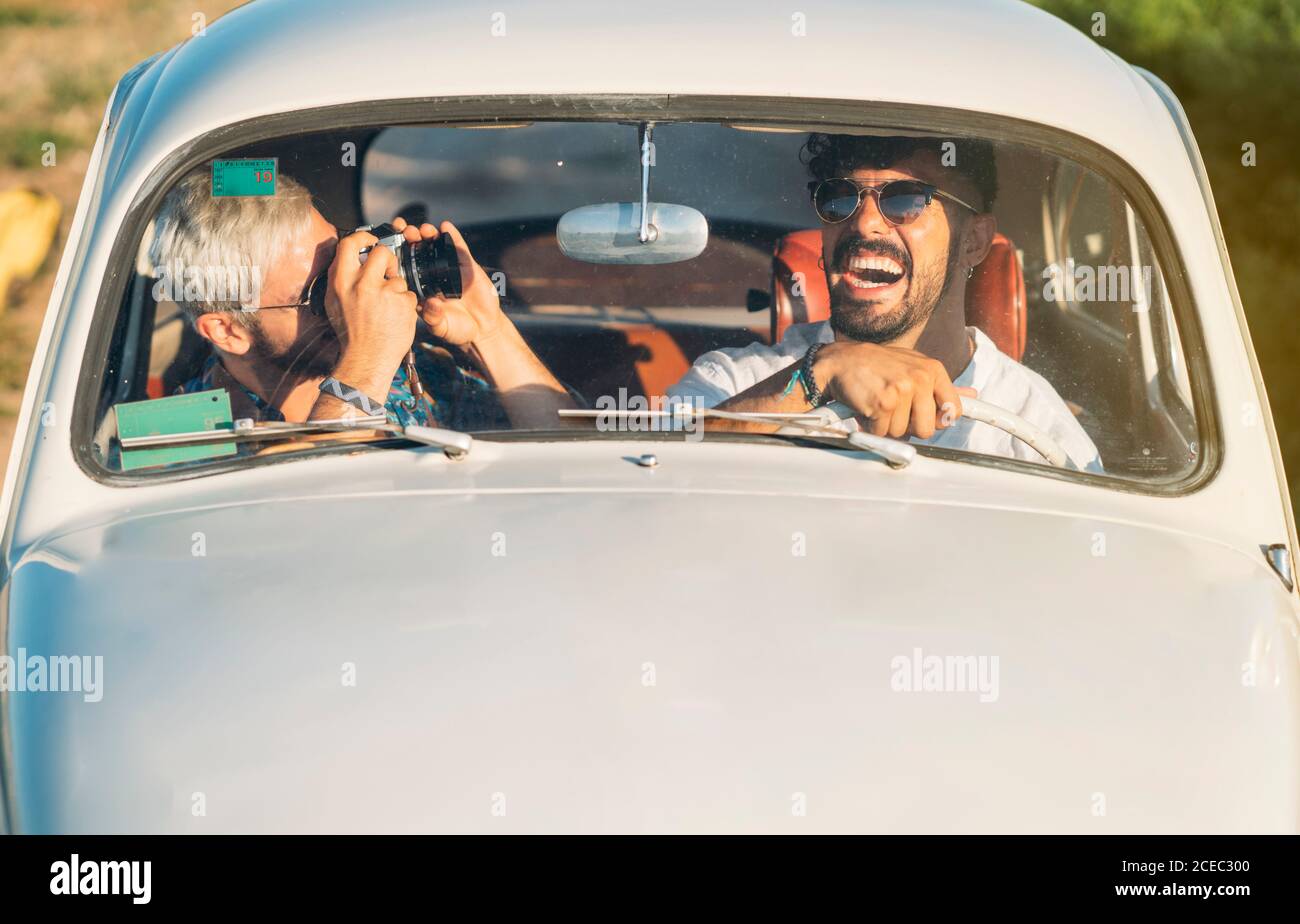 Two men pictures hi-res stock photography and images - Alamy