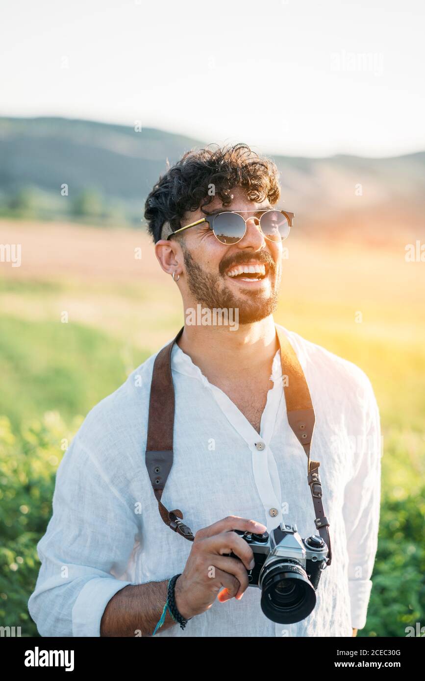 Retro guy hi-res stock photography and images - Alamy