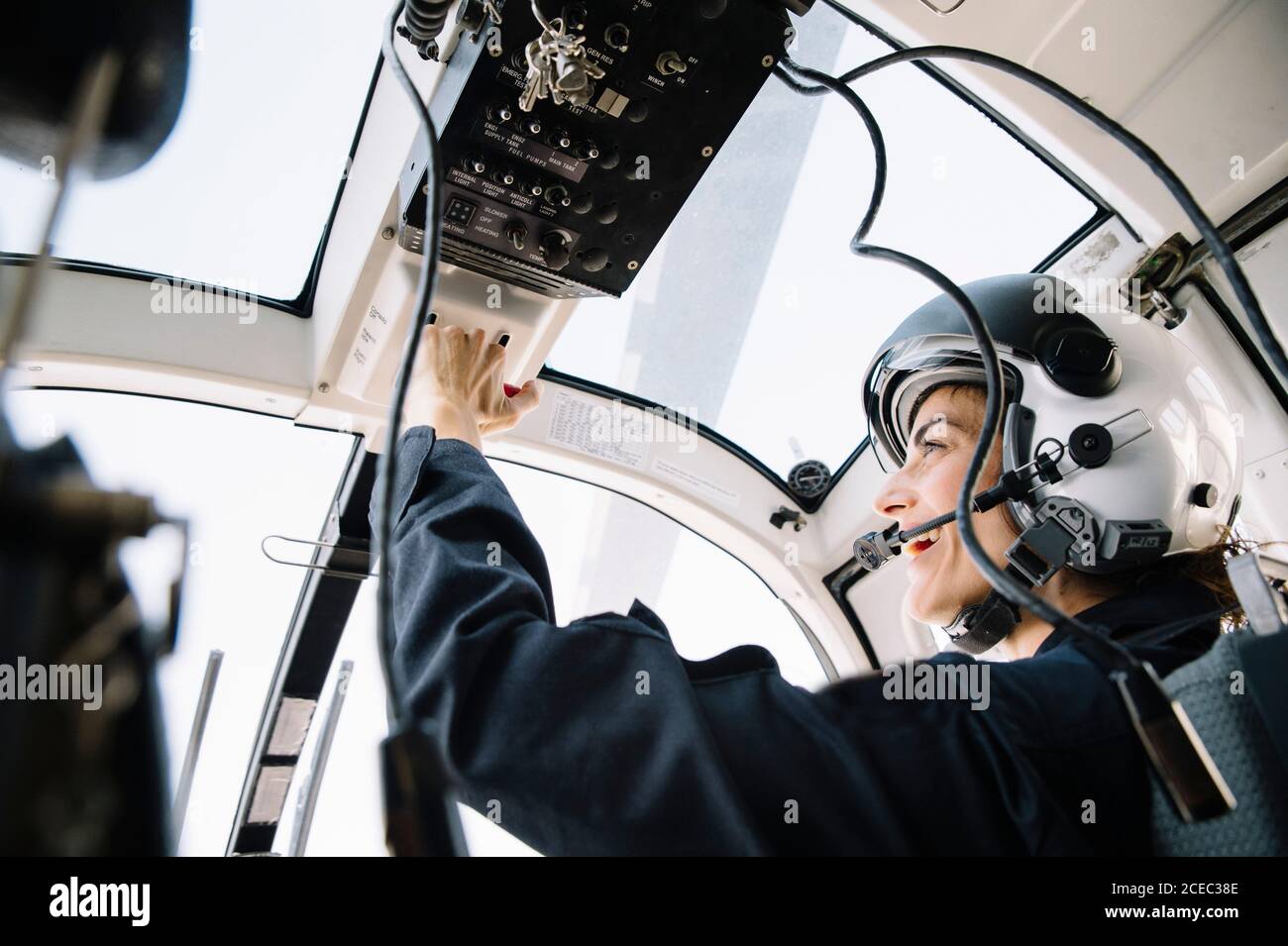Woman military pilot hi-res stock photography and images - Alamy