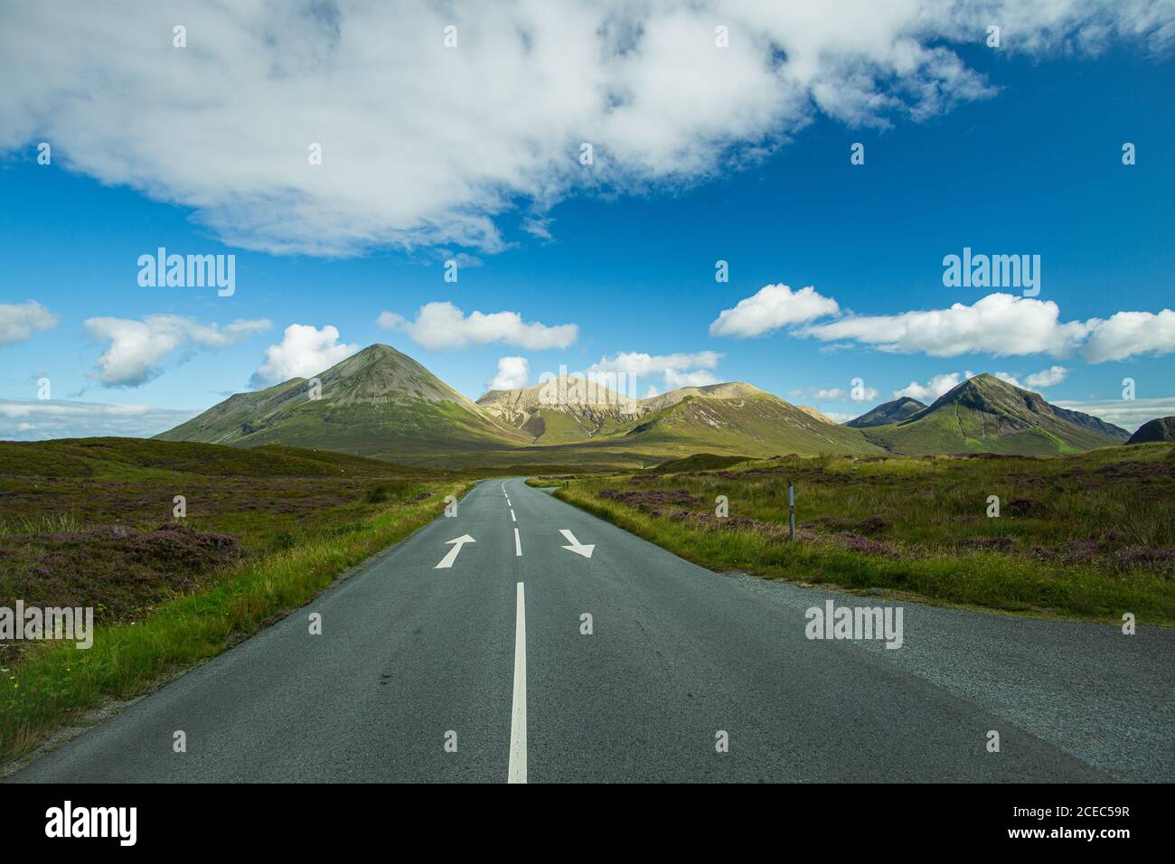 One of the scenic roads through the Isle of Skye Stock Photo - Alamy
