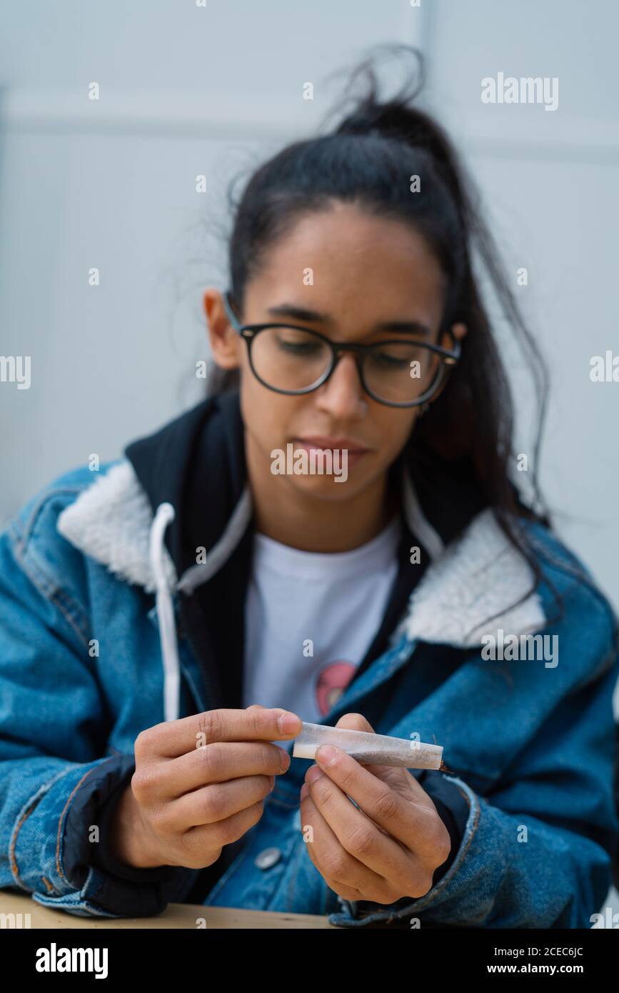 Drug outfit hi-res stock photography and images - Alamy