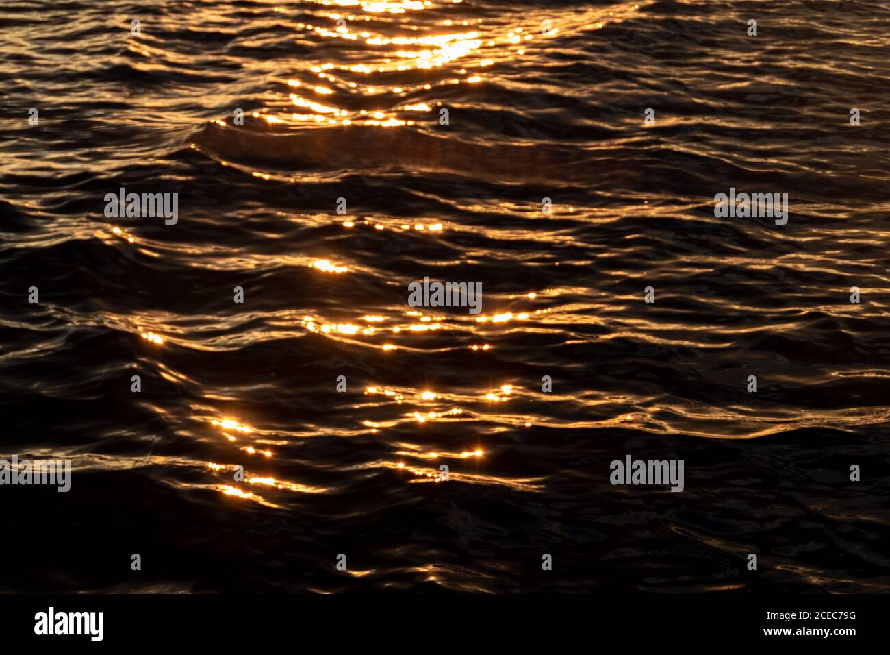 Wave refraction hi-res stock photography and images - Alamy