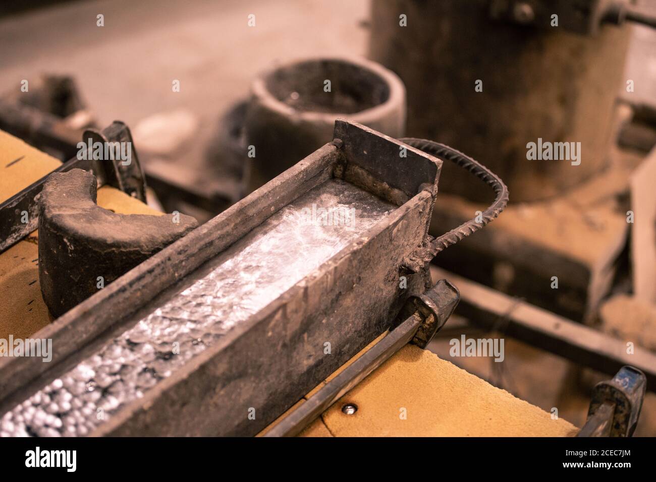 Melting metal table hi-res stock photography and images - Alamy
