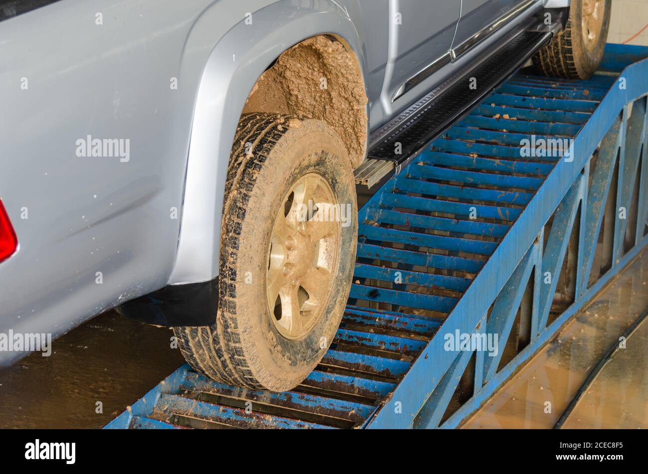 Muddy tires hi-res stock photography and images - Alamy