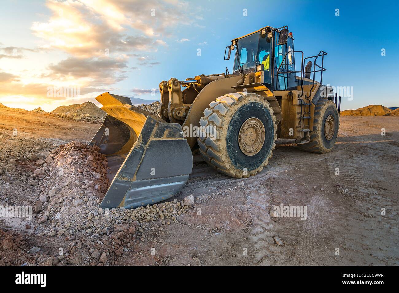 Bulldozer side view hi-res stock photography and images - Alamy