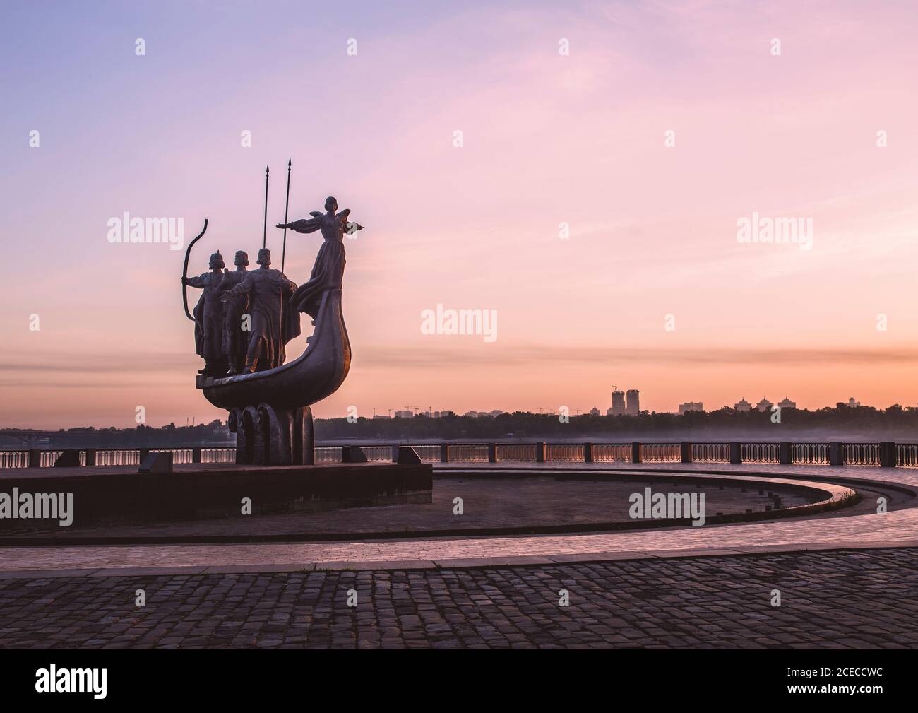 Kyiv Founders Monument at the light of the sunrise Stock Photo - Alamy