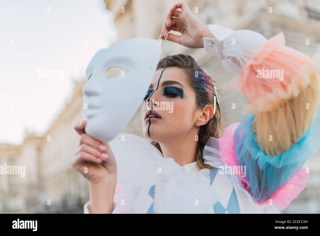 Acting mask hi-res stock photography and images - Alamy