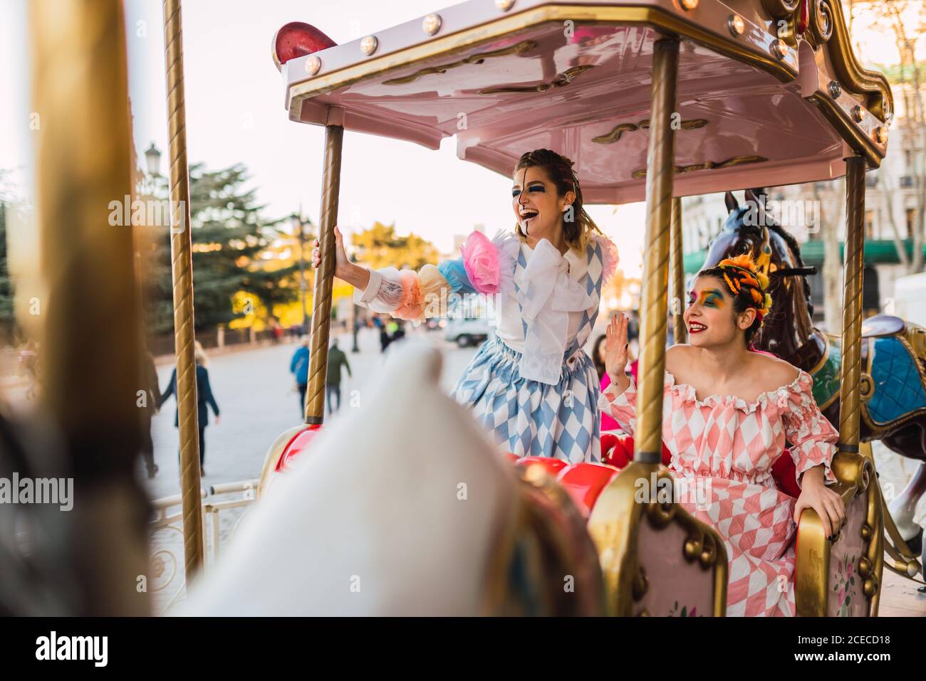 Two young women at the fairground hi-res stock photography and images ...